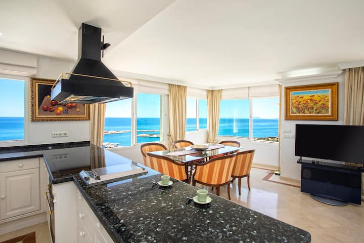 Estepona Luxury Seafront Penthouse With Parking - Estepona