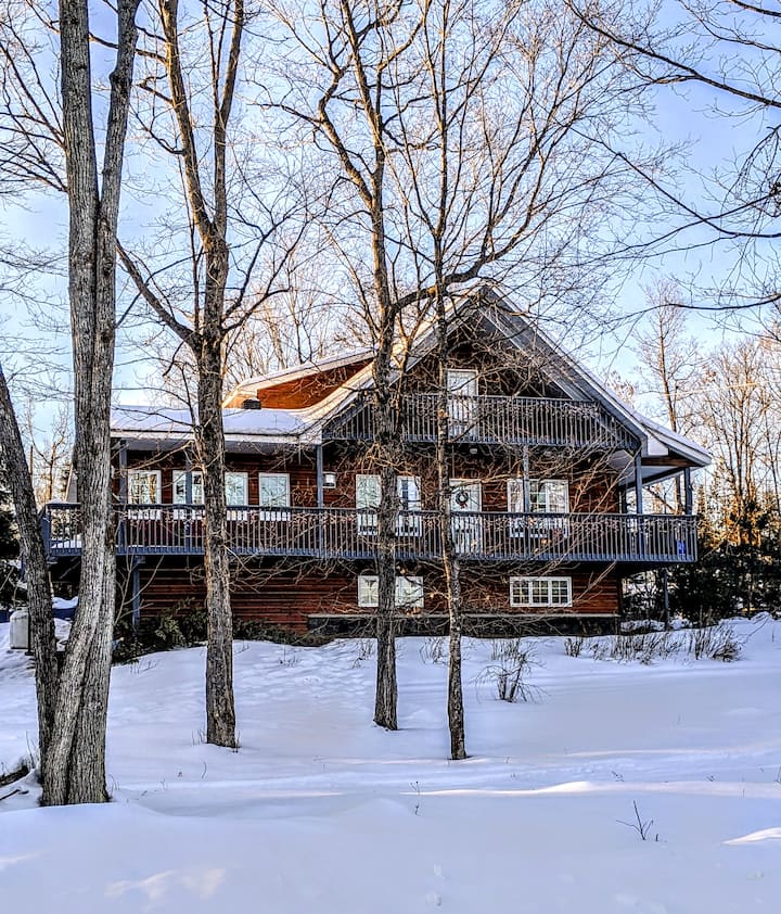 Lac Blue Sea Vacation Rentals & Homes - La Vallée-de-la-Gatineau ...