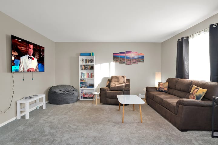Superrad 5 Star ★ Condo Near Airport & Kincaid Pk - Anchorage, AK