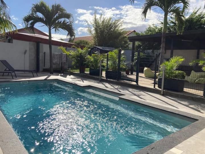 Jolie Maison Avec Piscine A La Riviere St Louis - Réunion
