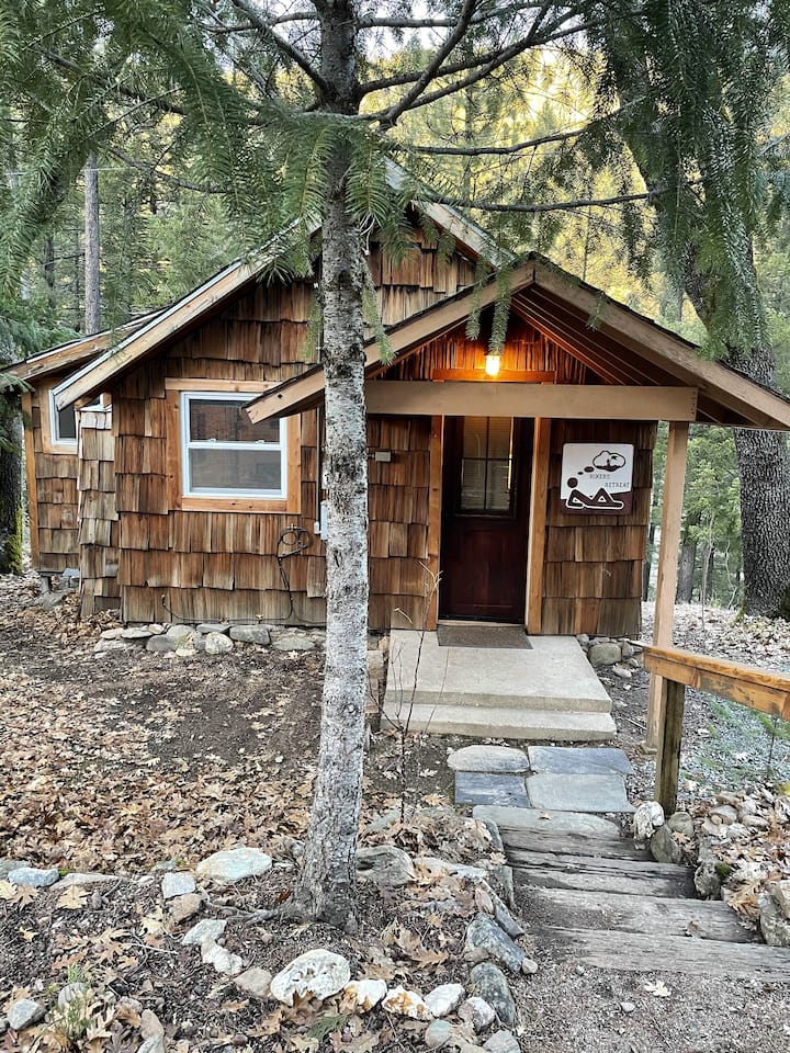 Hiker's Retreat Cabin - Greenville, CA