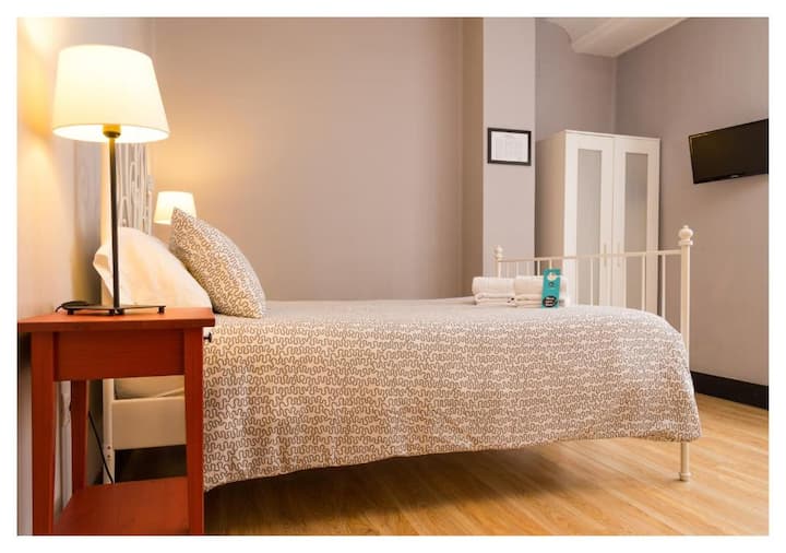 Double Standard Room - Private External Bathroom - Valence en Espagne
