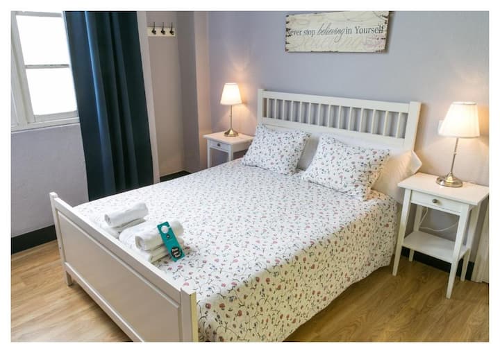 Beautiful Double Room With Internal Bathroom - Valencia