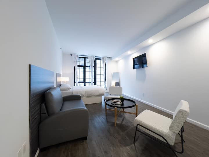 138 Bowery-studio Suite W. Dining Area - 