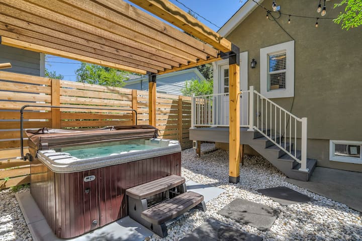 Downtown Bungalow | Hot Tub | Pet Friendly | Patio - Colorado Springs, CO