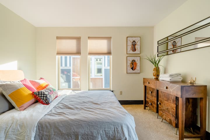 Color Splash - Fast Wifi - Heart Of Hawthorne - Parkrose - Portland