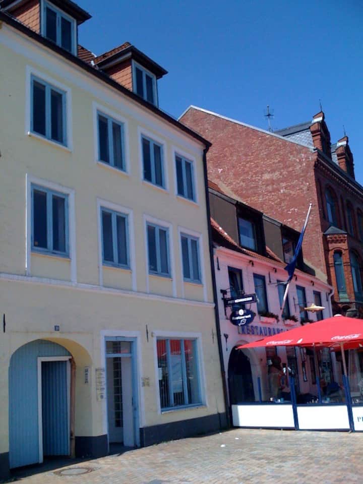 Großzügige Ferienwohnung Mit Hafenblick - Flensburg
