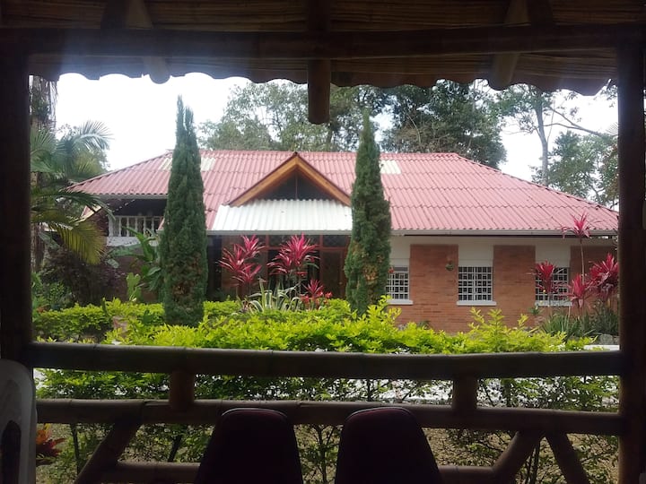 Finca La Cumbre Zipacón Vereda La Capilla - Anolaima