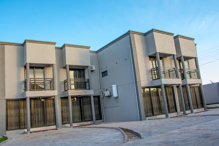 Quiet, Neat, Secure & Centrally Located Apartments - Lusaka