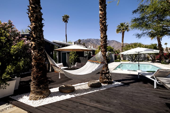 Chic Modern Eden | Saltwater Pool & Spa + Mt Views - Palm Springs, CA