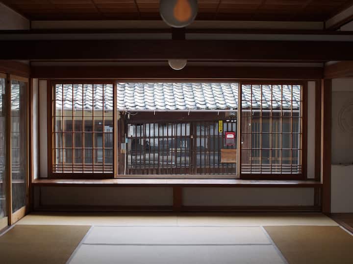 アートを体感する場所　「まるとしかく」 - Koka