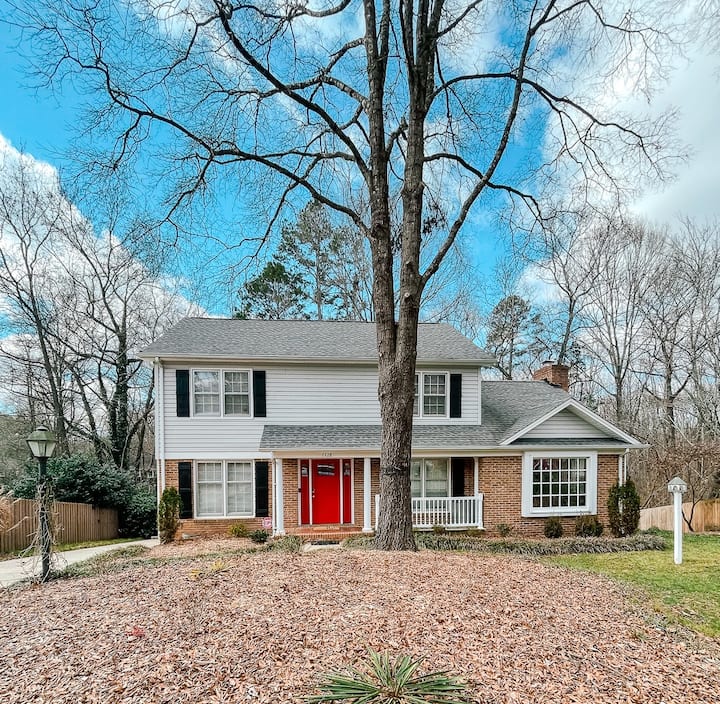 Huge 5br Fam Friendly ~ Block To Greenway Trails! - Charlotte