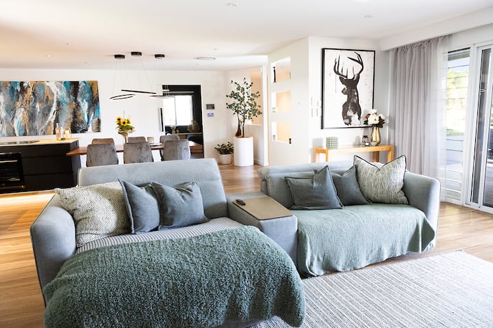 State Of The Art Beach Retreat - Coolum Beach