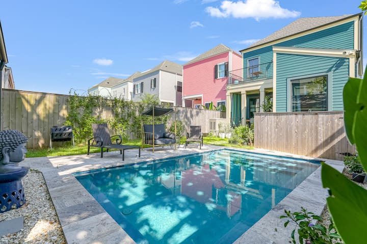 Heated Pool, Luxe Home • River Views + Ferry To Fq - New Orleans, LA
