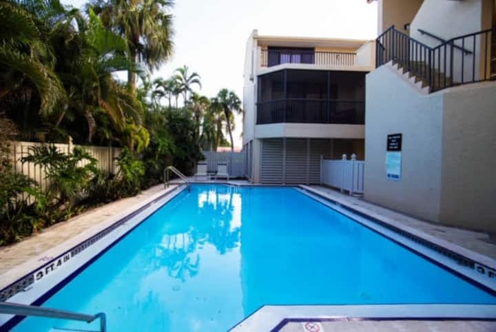 Longboat Key Condo Directly On The Beach - Longboat Key, FL