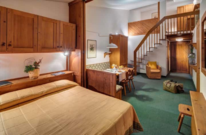 Camera Super Centrale Su 2 Piani In Hotel 4 Stelle - 科爾蒂納丹佩佐