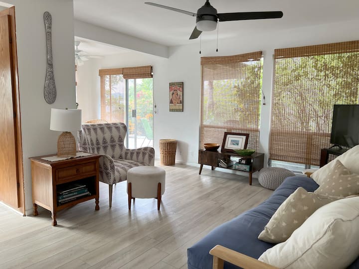 Open-plan Lush Garden Home Near Kailua & Lanikai Beaches - Kailua, HI