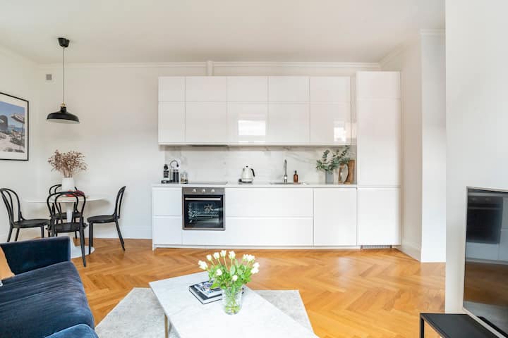 Charming Design Apartment In A Historical Building - Varsovie