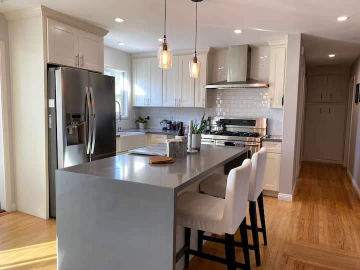 Beautiful Bay Area Home With Outdoor Space - Menlo Park, CA
