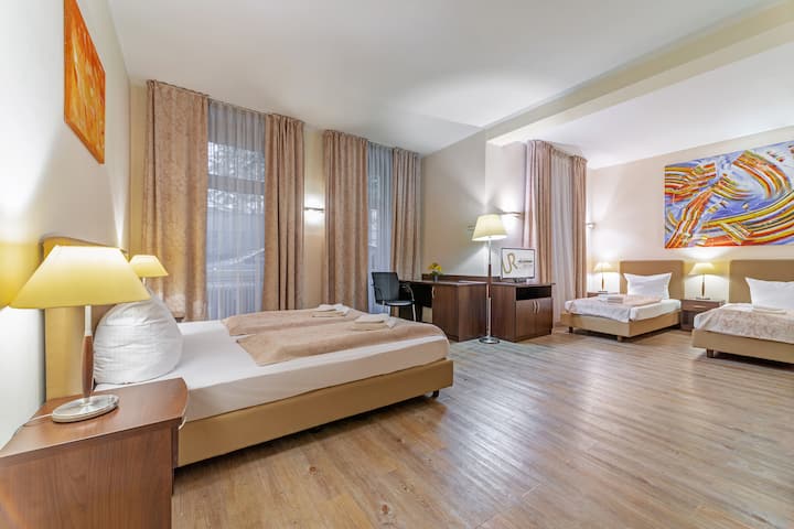 Big Apartment For 9 Person In The Centre Of Berlin - Berlin