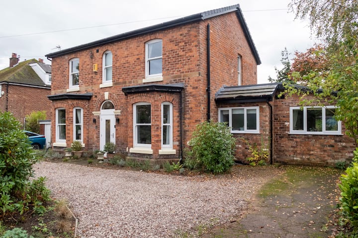 Top 12 Airbnb Vacation Rentals In Formby, England - Updated 2025 | Trip101