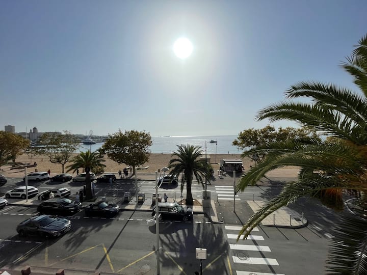 Studio Rénové Face à La Mer. Vue Exceptionnelle !! - Fréjus