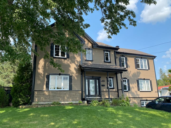 Magnifique Et Grande Maison, La Campagne En Ville! - Sherbrooke
