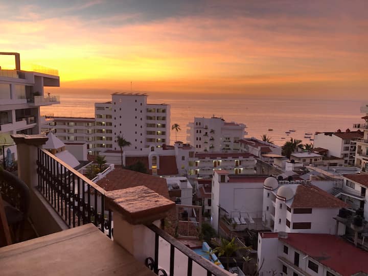 Stunning Ocean Views Condo In Lower Amapas - Puerto Vallarta