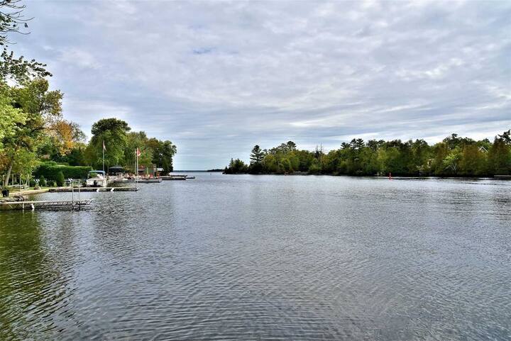 10 Handpicked Airbnb Vacation Rentals In Bobcaygeon, Canada - Updated ...