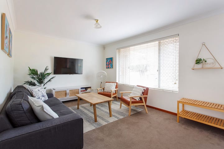 Comfortable, Family Friendly Perth Airport Villa - Woodbridge