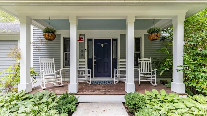 The Front Porch Stowe - Stowe, VT