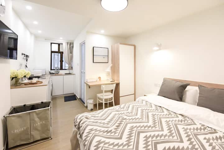 Hoi-kung Court Studio On Gloucester Rd , Cwb Hk - Hong Kong