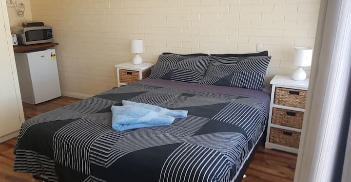 Furnished Double Room In Budget Hotel - Whyalla