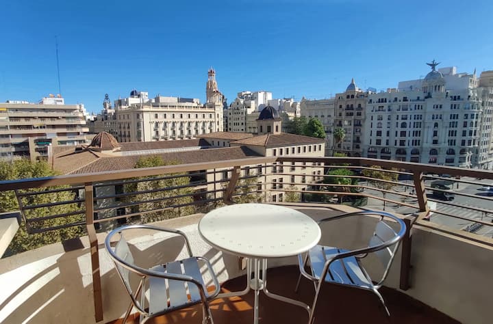 Sunny Apartment With Terrace And Old City Views! - Valencia