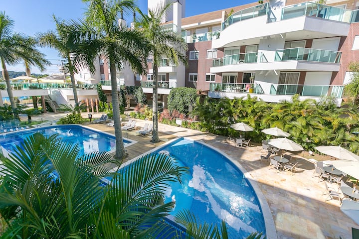 Apto C/ Piscina E Jacuzzi No Centro De Bombinhas - Bombinhas