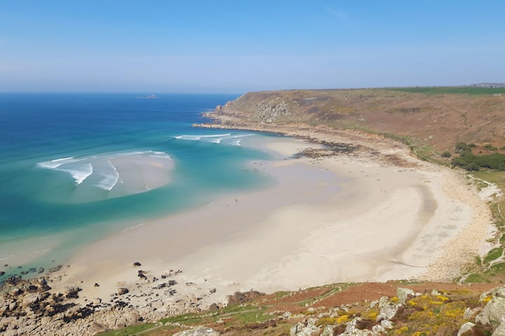 Near Sennen Cove, 15 Beaches, Minack, Robins Nest - Saint Just