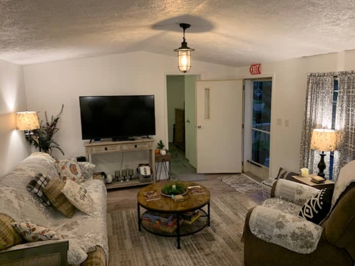 Renovated Mobile Home,  Unique Country Setting. - Bedford, PA