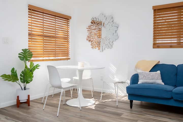Cozy Bungalow In The Heart  Of Tucson 2 Bed 1 Bath - Tucson, AZ