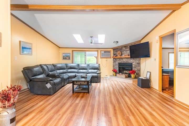 The Peaceful Retreat In Paradise Come And Enjoy - Tannersville, PA