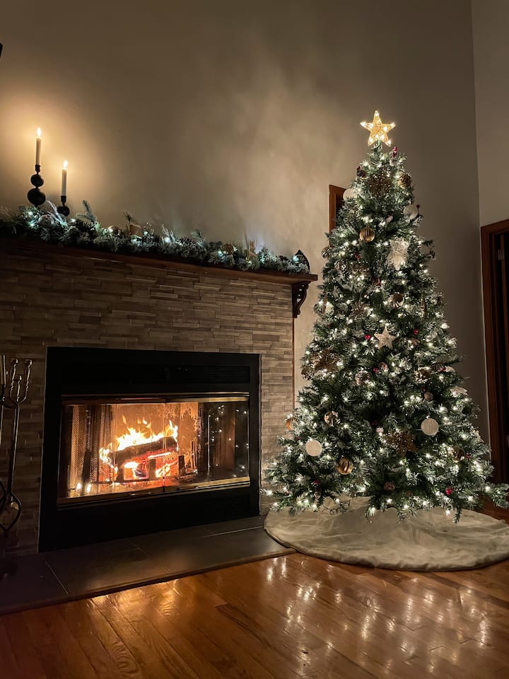 Getaway Dream - Hot Tub- Surrounded By Nature - Tannersville, PA