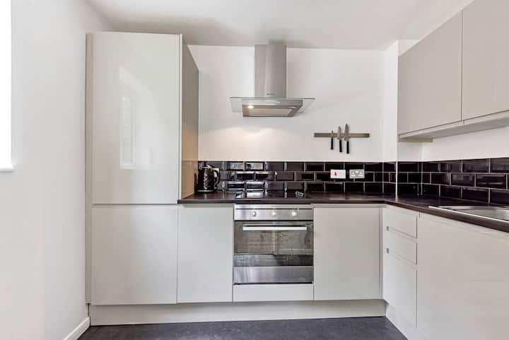 Entire 2 Bed Flat In Leyton - Sleeps 4! - Greenwich