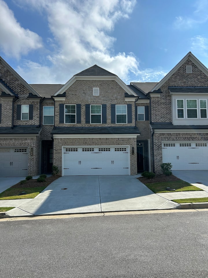 Modern Townhouse Strong Wi-fi - Snellville, GA