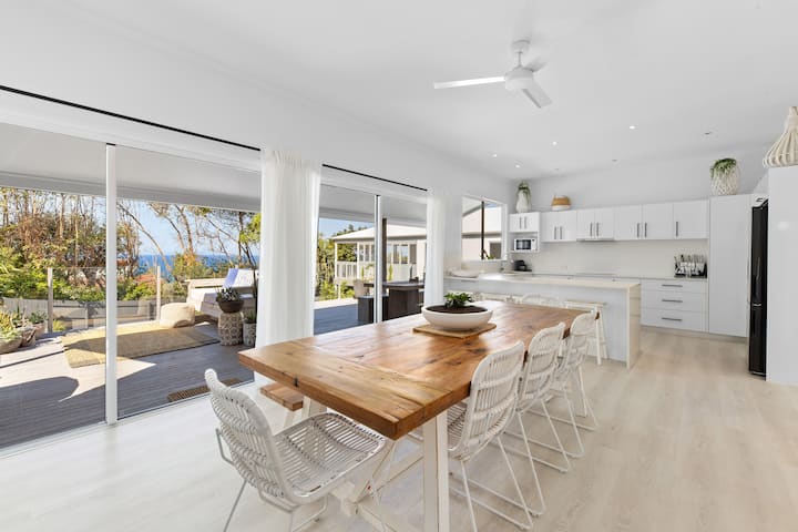 "White Beach House" High On Belmore, Pets Welcome - Noosa Heads