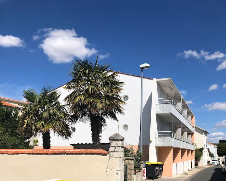 Studio 25 M2, Proximité Gare Et Vieux Port. - La Rochelle