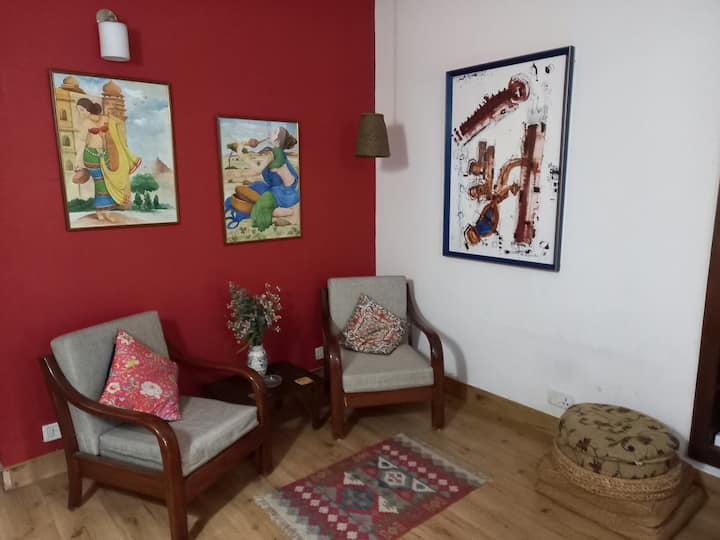 Live In The Heart Of South Delhi! - New Delhi