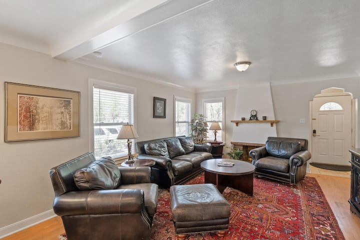 Golden Brewmaster House – Historic Stay - Golden, CO