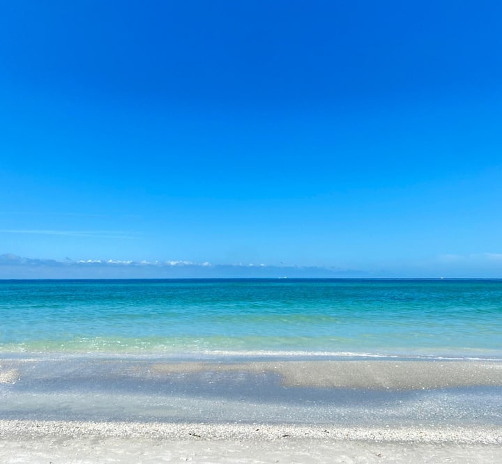 Charming 2br Coastal Getaway - Longboat Key, FL