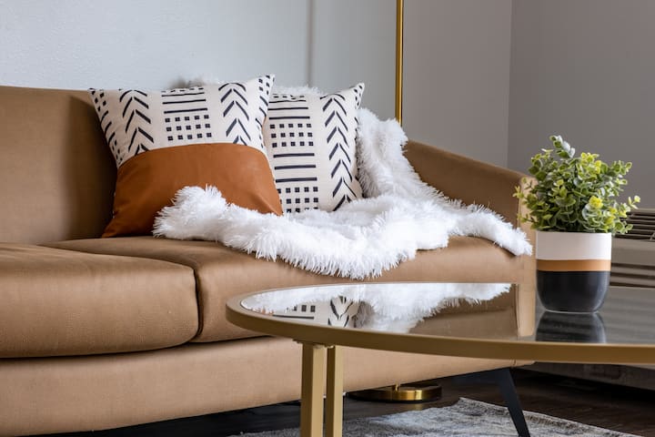 Sleepover | Airy 1bd/1ba - Downtown Des Moines - Des Moines, IA