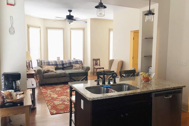 Historic 4 Bedroom Apartment - Dubuque, IA