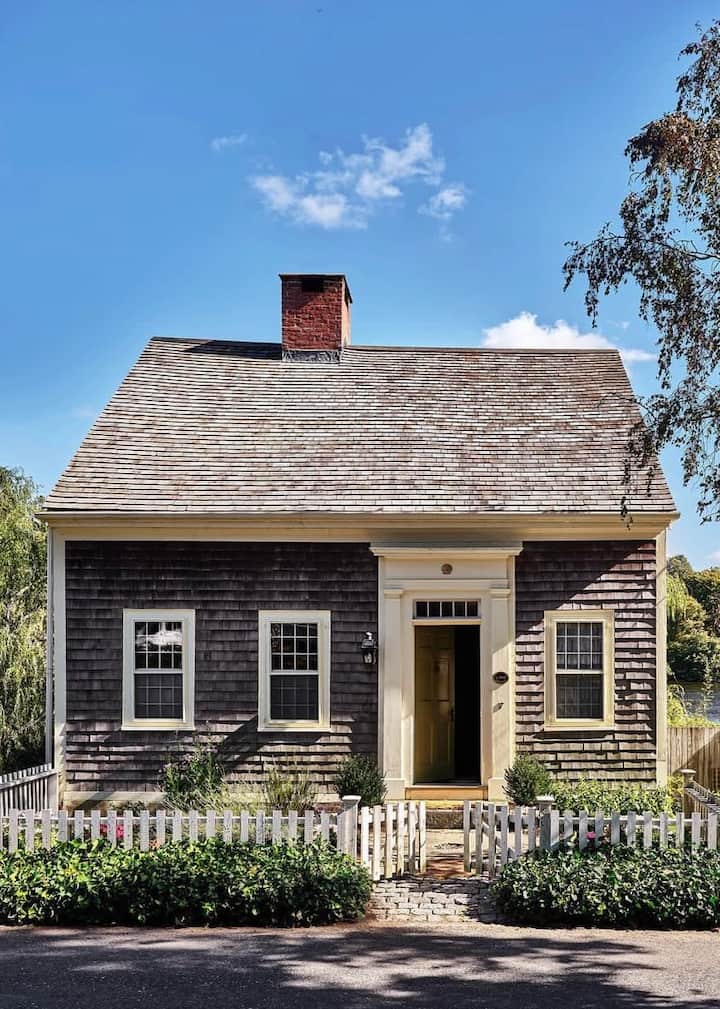 Quintessential Waterfront Historic Cottage - Sandwich, MA